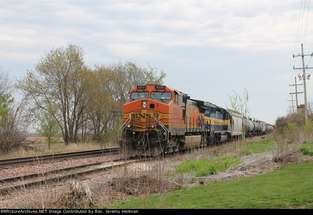 BNSF 4310 & DME 6200 (2)